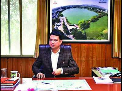 Aurangabad: Bouquet in plastic for new civic chief invites Rs 5,000 ...