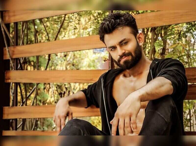 Former Bigg Boss Kannada winner Shashi Kumar to foray into Sandalwood ...