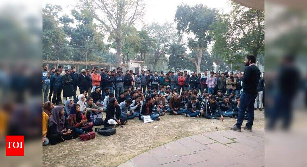Protest against Citizenship Amendment Bill: FIR against AMU students ...