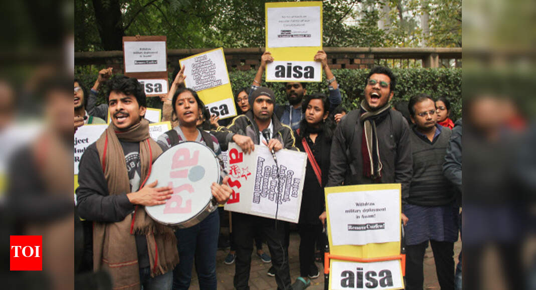 CAB protest: DU students burn copy of bill | Delhi News - Times of India