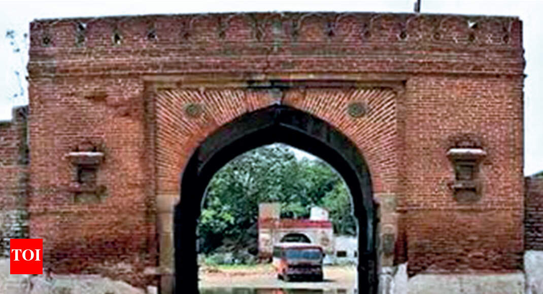 GSRTC sends notice to firm that razed old gate | Ahmedabad News - Times ...