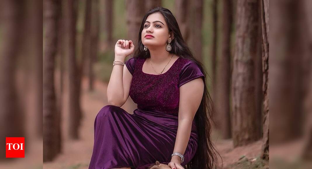 Star Magic fame Manve Surendran looks ravishing in her latest ...