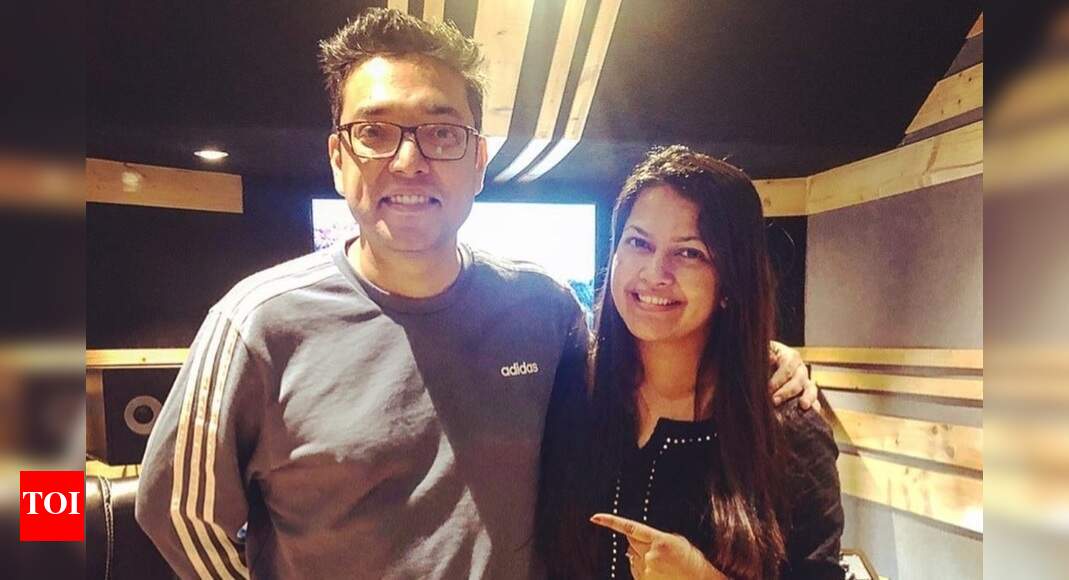 Singer Priyanka Barve shares her fan girl moment! | Marathi Movie News ...