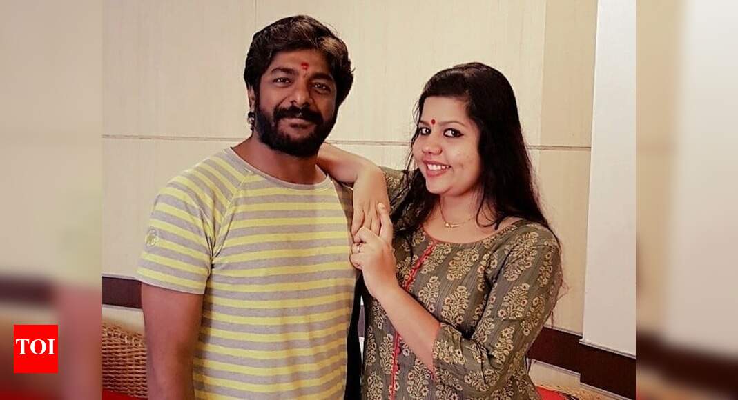 Marimayam actor Sreekumar dedicates a romantic song for wife Sneha ...