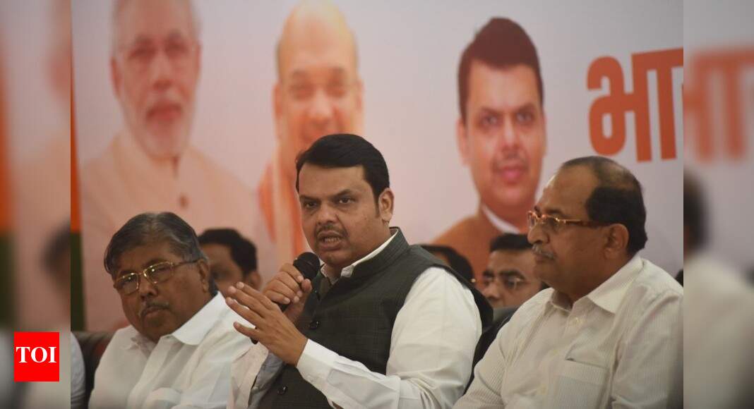 Devendra Fadnavis seeks Rahul Gandhi's apology over Savarkar remarks | India News - Times of India