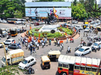 KMT bus stops at Tararani Chowk to be shifted to ease congestion ...