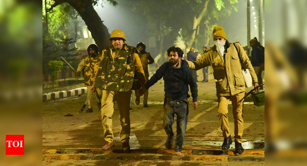 CAA protests: Internet snapped in Meerut, Aligarh and Saharanpur for 24 ...