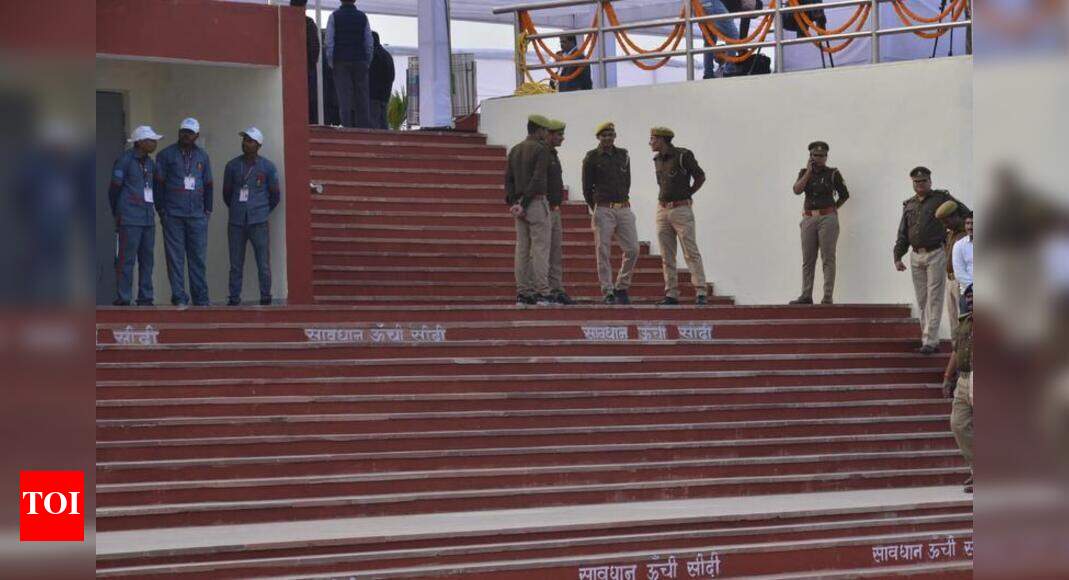 Faulty Atal ghat staircase to be reconstructed soon | Kanpur News ...