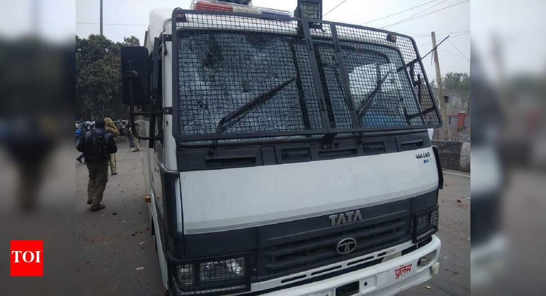Fresh anti-CAA protests in Delhi's Seelampur area | Delhi News - Times ...