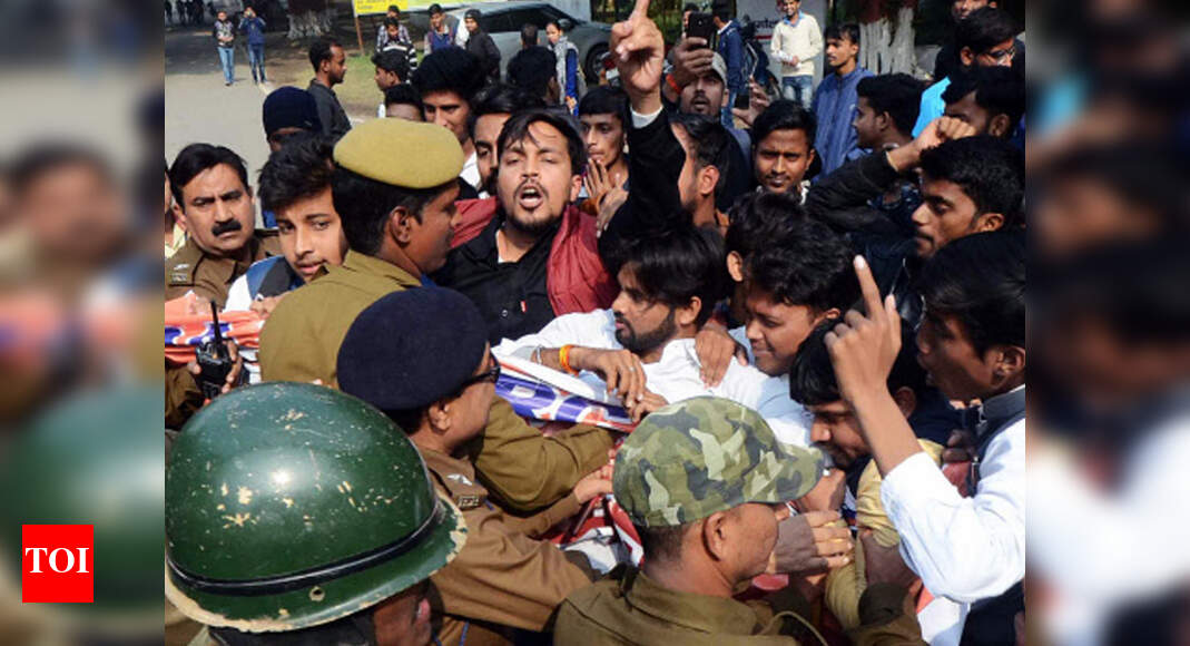 Patna police deny students’ protest against or in favour of new ...