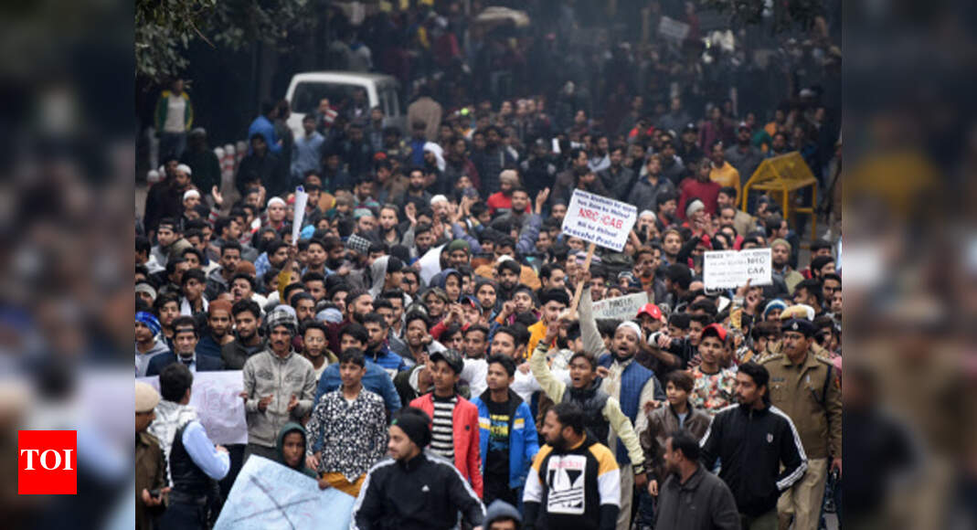 Delhi protest: Old Delhi out on roads to protest against new law ...
