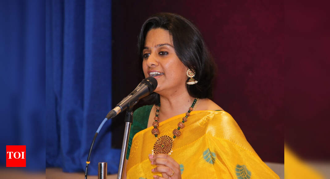 Divya Venkateshwaran Iyer makes her Margazhi debut | Tamil Movie News ...