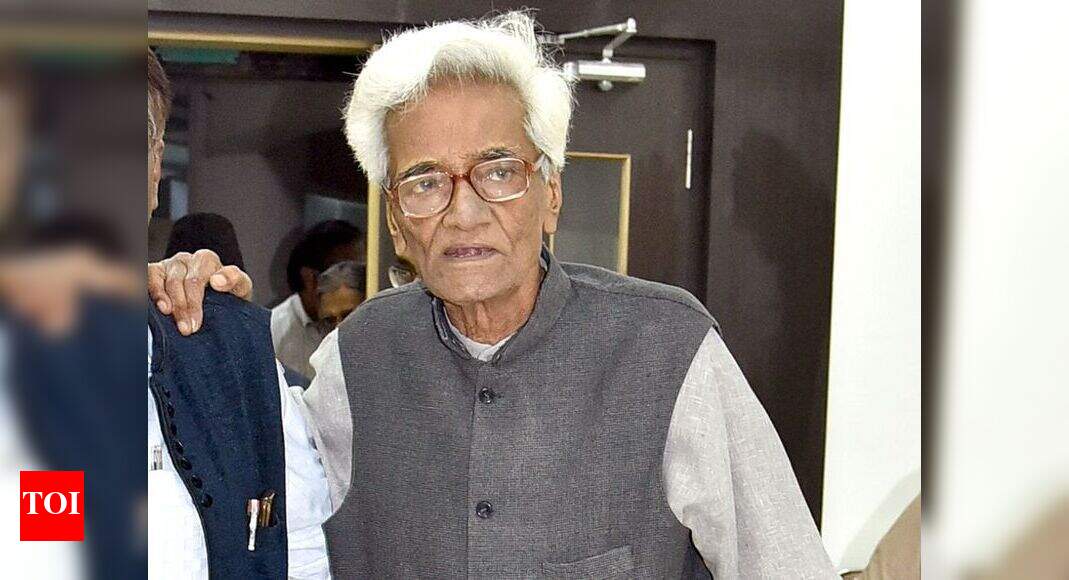 Writer Mujtaba Hussain to return Padma Shri award | Hyderabad News ...