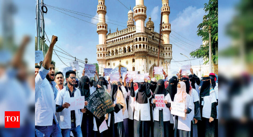 CAB Protest: Students, activists rally at Necklace Road today ...