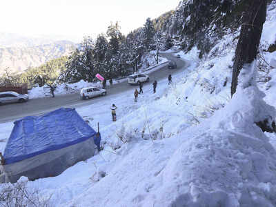 Unabated cold wave in north India, coldest day of the season in Delhi ...