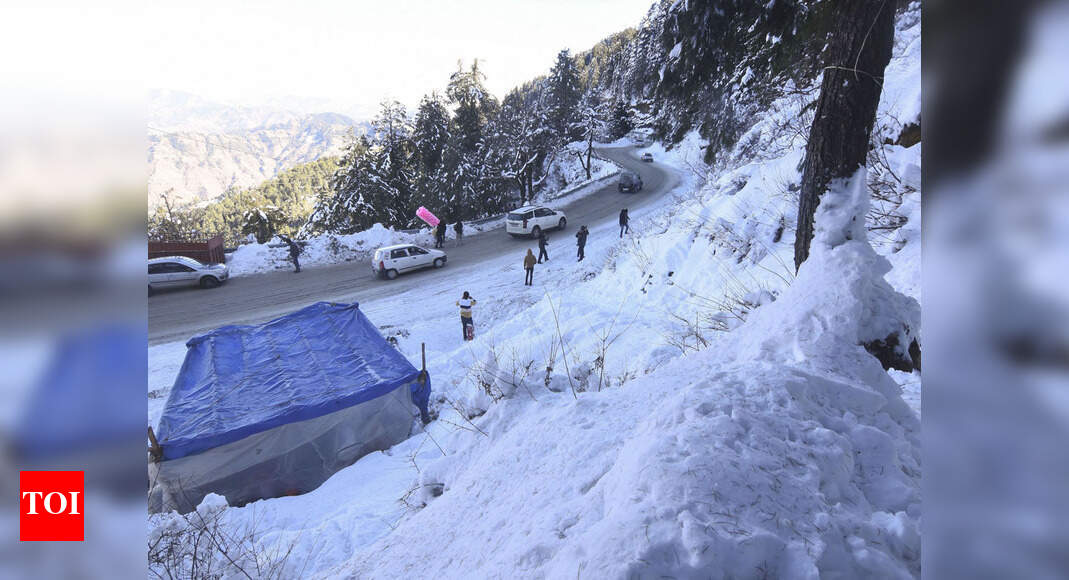 Unabated cold wave in north India, coldest day of the season in Delhi ...