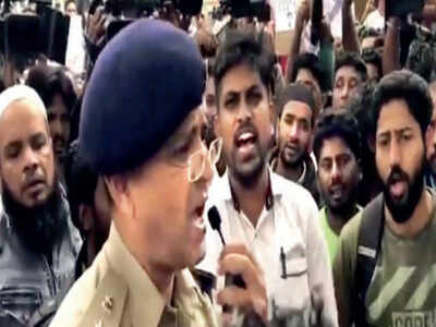Bengaluru: How IPS officer won over a restless crowd | Bengaluru News ...