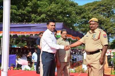 Fire fighters felicitated with CM's medal | Goa News - Times of India