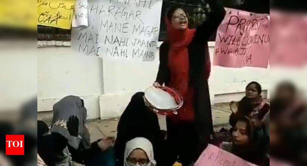 Citizenship (Amendment) Act: Girl students at forefront of AMU protests ...