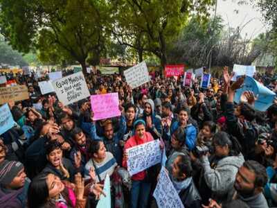 Anti-CAA protests continue in Delhi, police maintain tight vigil ...