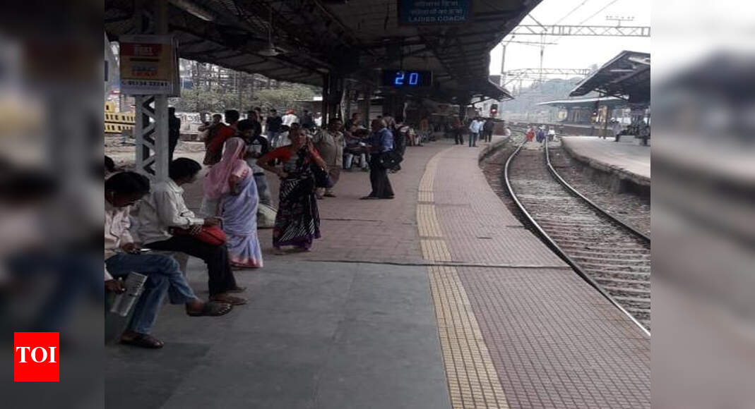 Two girders of Thakurli foot overbridge launched | Thane News - Times ...