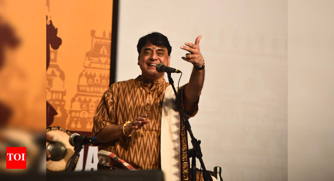 OS Arun performed on the second day of Thyagaraja Awards at TN ...