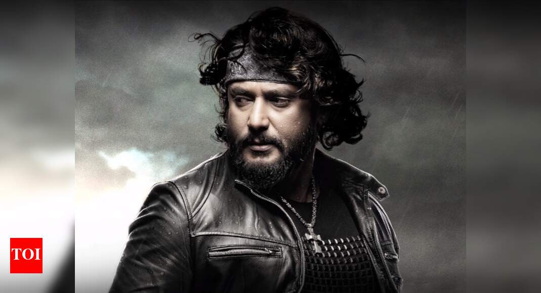 Darshan looks impressive in ‘Roberrt' first look | Kannada Movie News ...