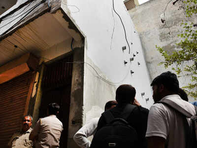 Delhi: Family decides to move into ‘Burari house of horror’ on rent ...