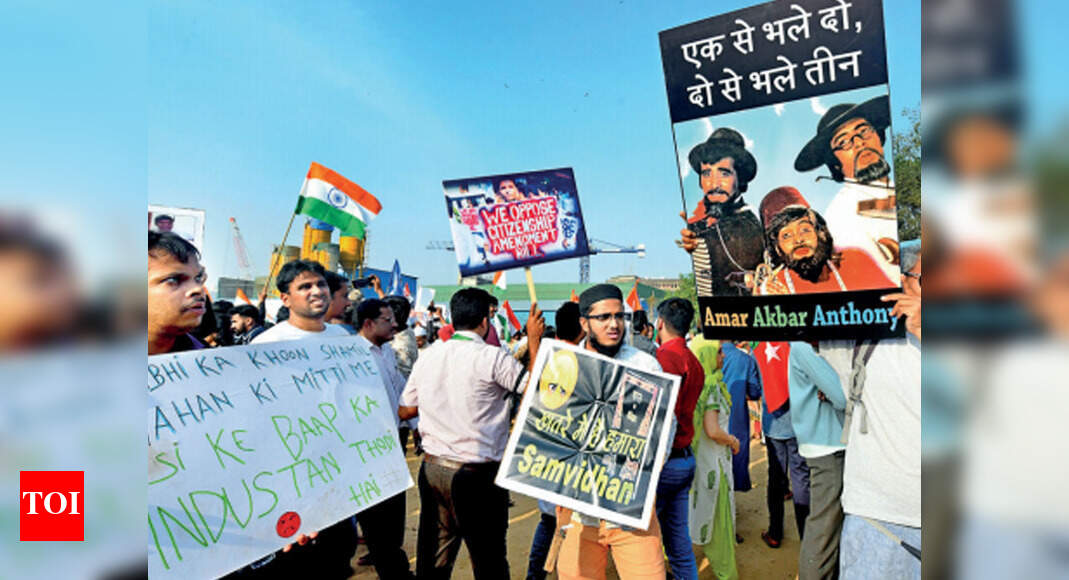 ‘Secular’ chants at Azad Maidan protest | Mumbai News - Times of India