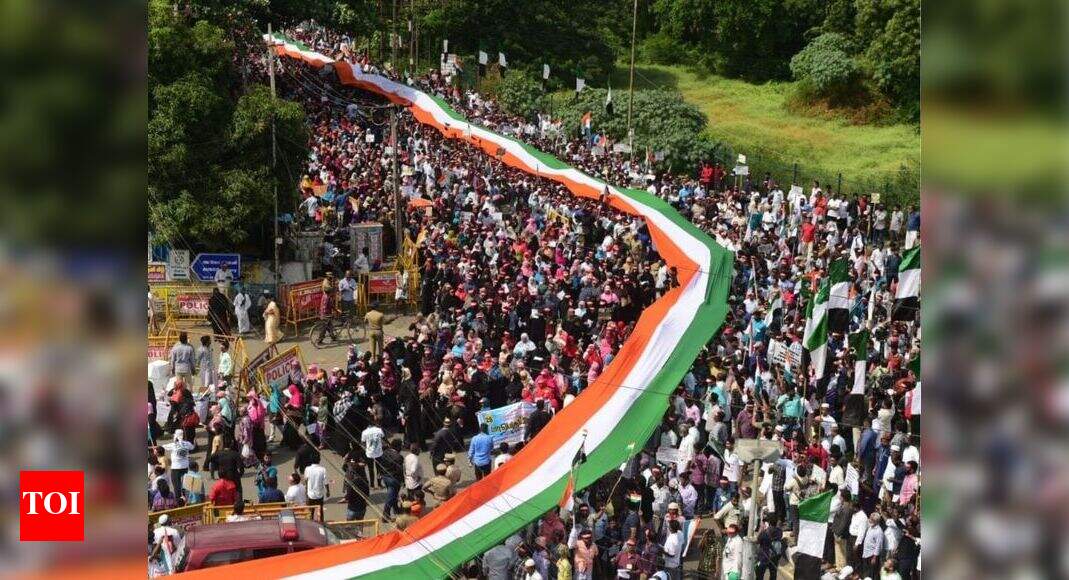 Massive protest against CAA rocks Chennai | Chennai News - Times of India