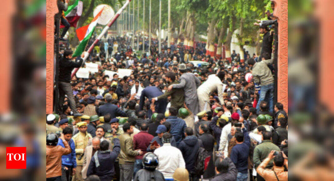 FIR against 1,000 for AMU violence during anti-CAA protests | India ...