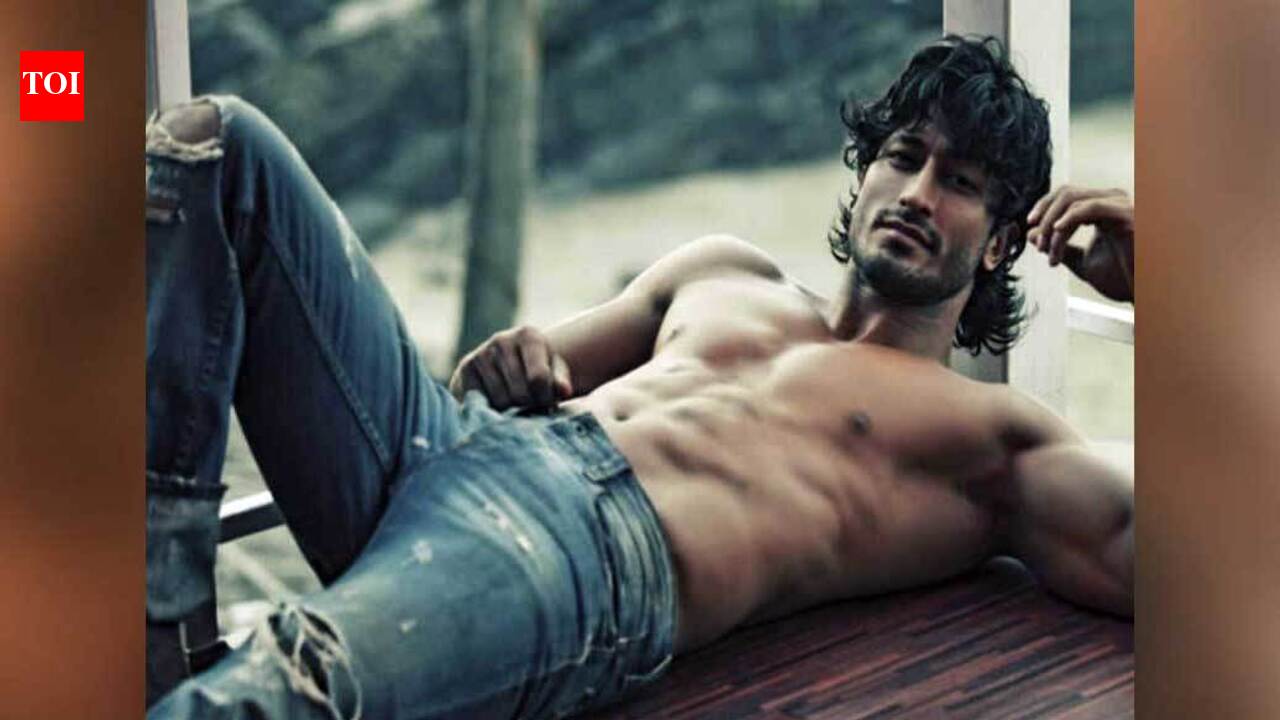 Commando actor Vidyut Jammwal is guiding models to get into Bollywood