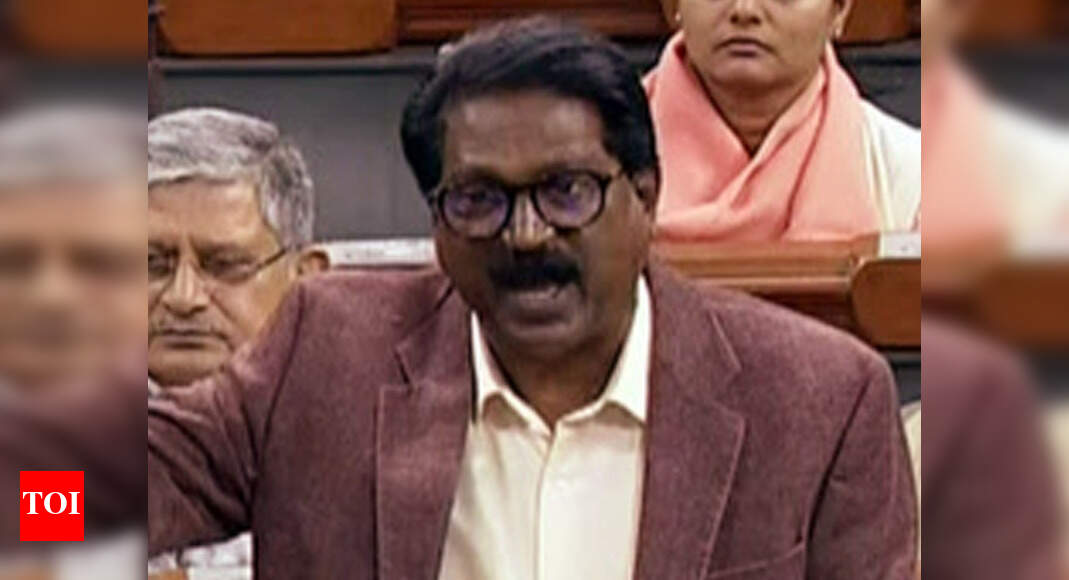 Karnataka Maharashtra Border Dispute: Shiv Sena MP takes on Karnataka ...