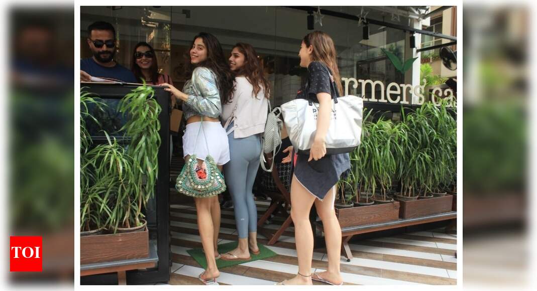 Photos: Sara Ali Khan, Janhvi Kapoor and Sharmin Segal snapped as they ...