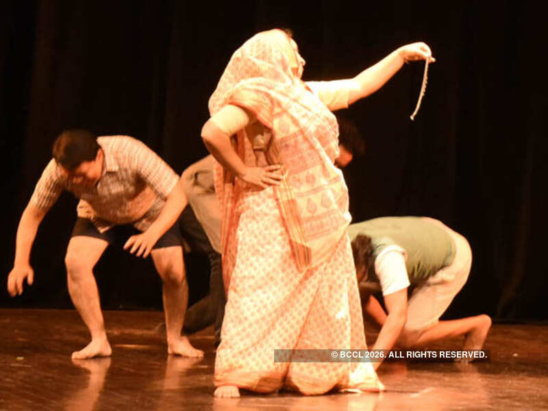Humorous and satirical drama 'Pajeb' in Jaipur | Events Movie News ...