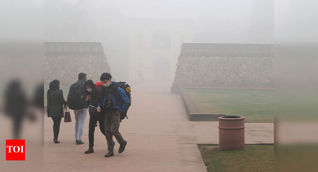 Delhi temperature news: Delhi shivers on coldest recorded December day since 1901; cold wave ...