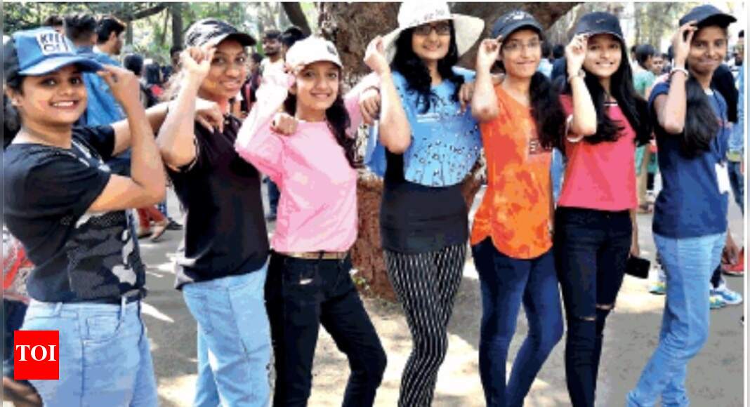 Collegians enjoy a fun fair at HPT and RYK College | Events Movie News ...