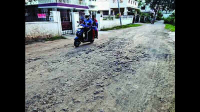 Major roads in Vilankurichi in shambles, residents suffer | Coimbatore ...