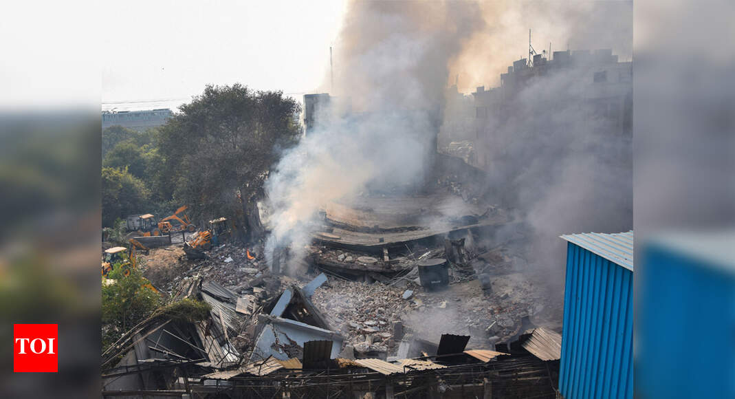 Fire in Delhi factory live: All trapped people Peeragarhi factory rescued