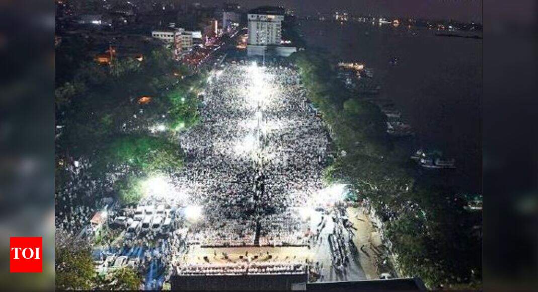 Muslims unite for huge anti-CAA rally | Kochi News - Times of India