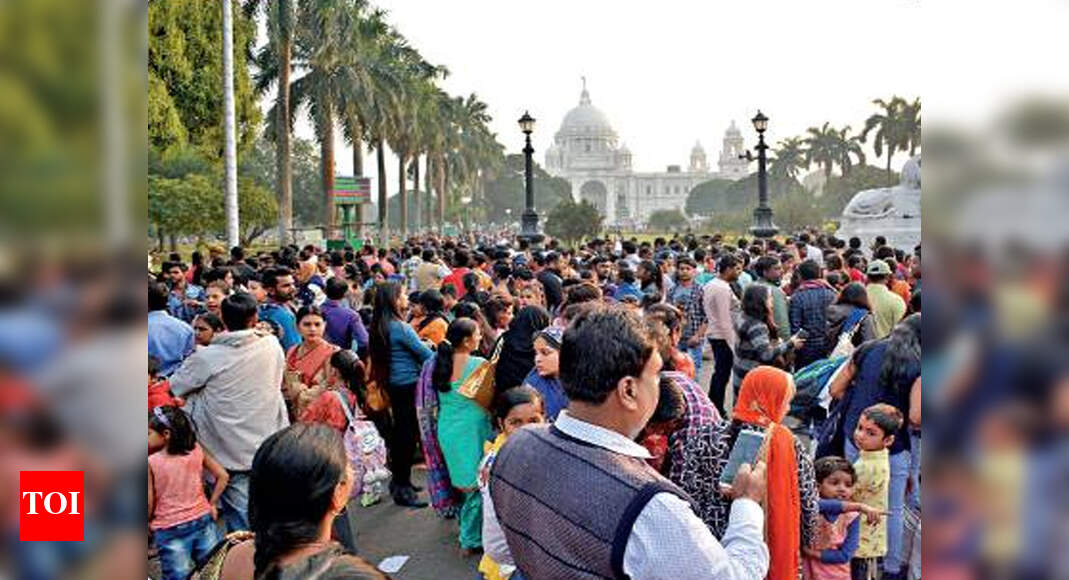 Kolkata: Protest shadow over crowd count, hot spot footfall lower than ...