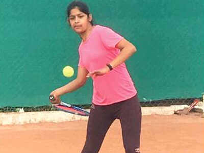 Top seed Mehak Gupta enters semis | Chandigarh News - Times of India