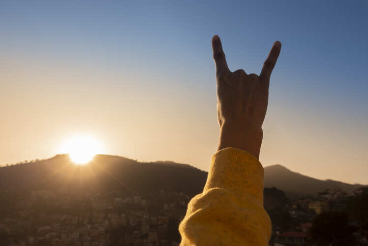 Embarrassing things that we all have been guilty of doing while on a ...