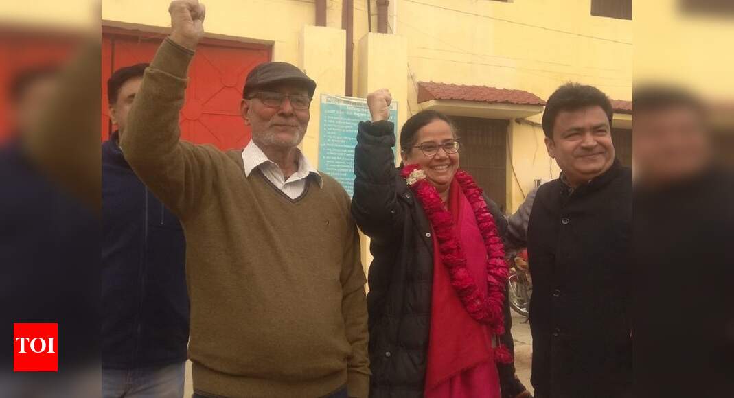 Anti-CAA protests: Sadaf Jafar, Darapuri walk out of jail | India News ...