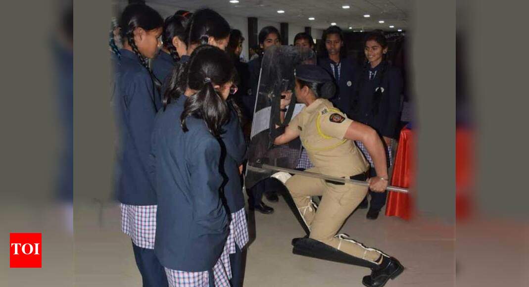 800 students from across city get to learn functioning of police ...