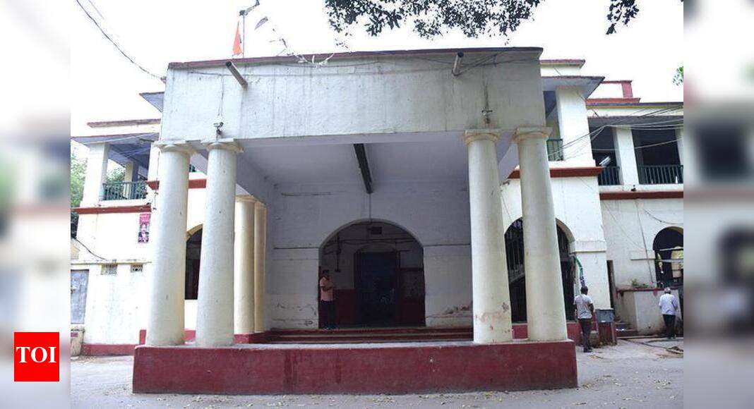 DM: Proposal to replace collectorate bldg revived | Varanasi News ...