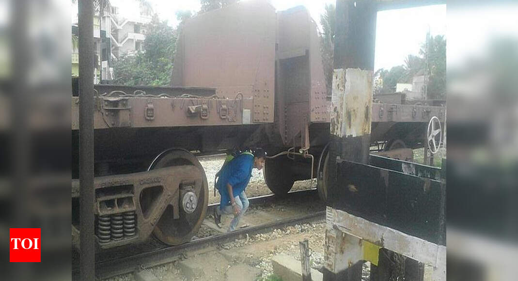 Elusive subway: People crawl under trains, jump tracks | Bengaluru News ...
