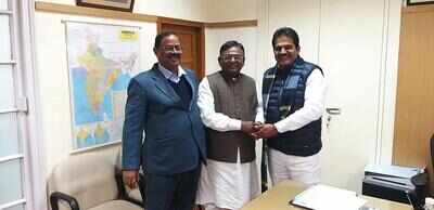 G Vinod back in Telangana Congress fold after leaving party in 2016 ...