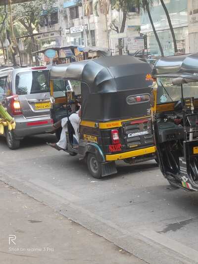 Autos Blocking Main Road - Times of India