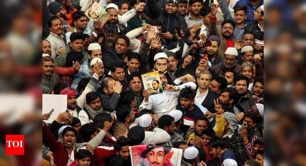 CAA protests: People on streets as things to be said inside Parliament ...